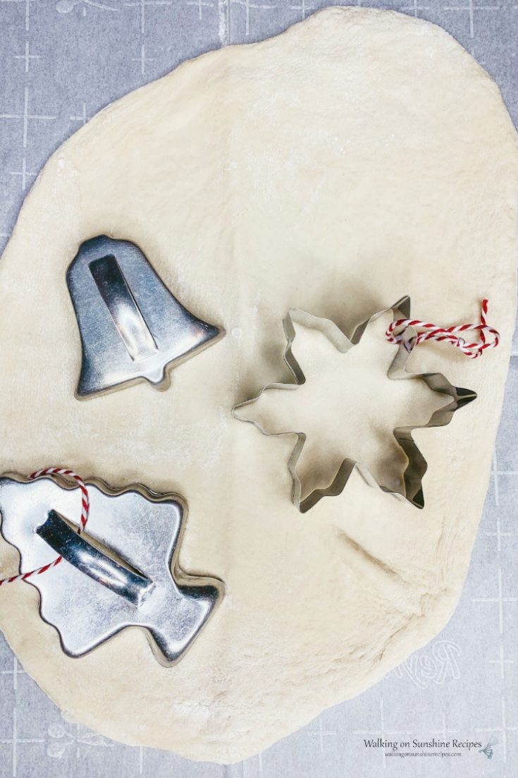 Mini Pizza Appetizers made with Cookie Cutters | Walking on Sunshine ...