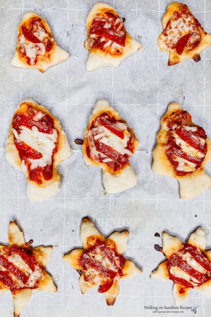 Mini Pizza Appetizers made with Cookie Cutters | Walking on Sunshine ...