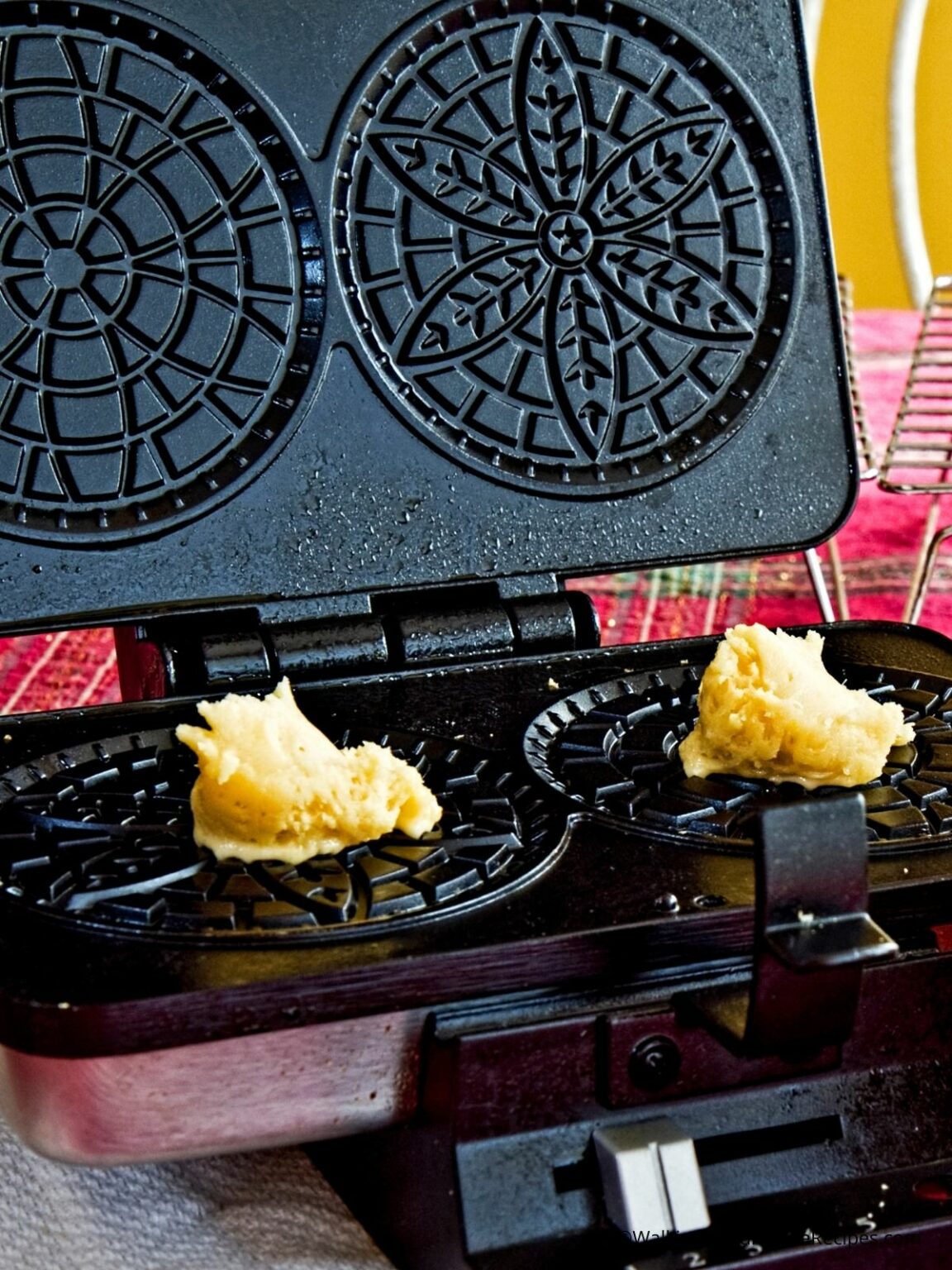 Classic Italian Pizzelle Cookies | Walking on Sunshine Recipes