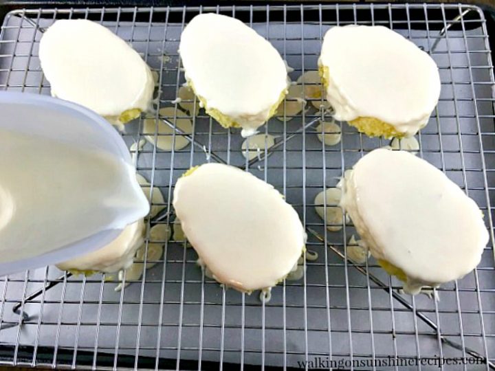 Mini Easter Egg Cakes | Walking on Sunshine Recipes