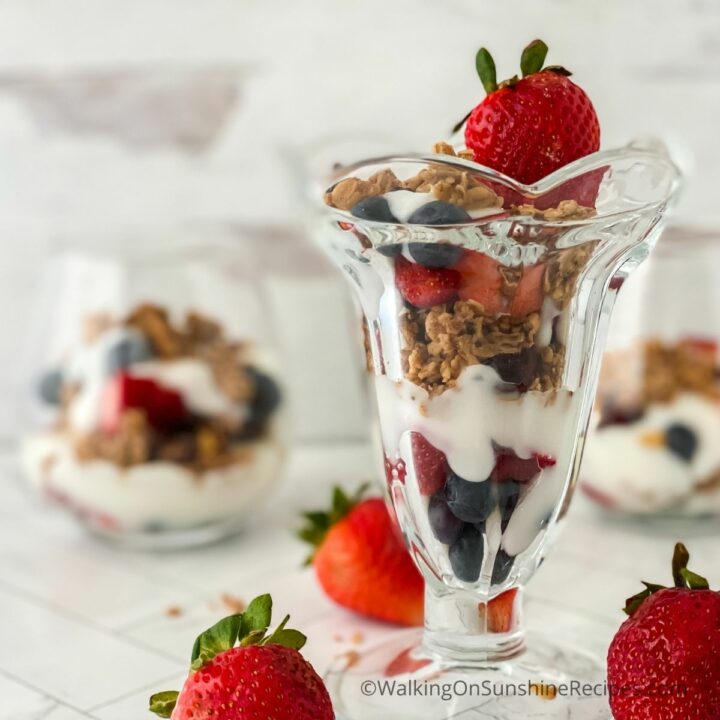 Breakfast Parfaits with Fruit, Yogurt and Granola