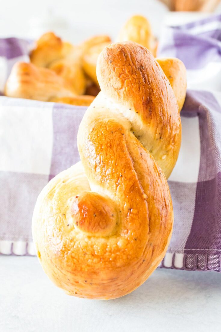 24 Traditional Easter Bread Recipes from Around the World - Walking On ...