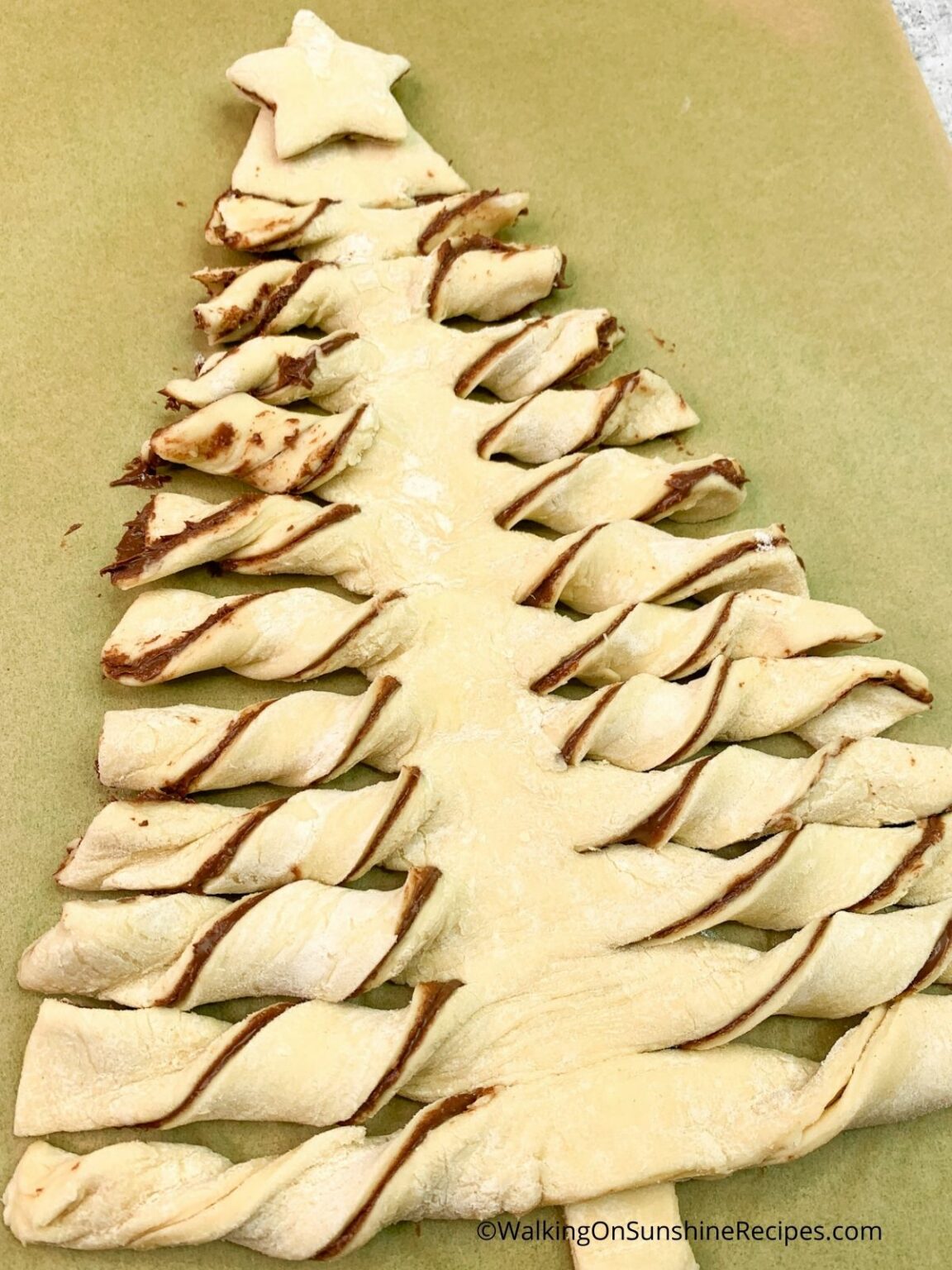 Nutella Puff Pastry Christmas Tree - Walking On Sunshine Recipes