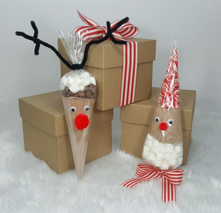 Reindeer Hot Chocolate Cones - Walking On Sunshine Recipes