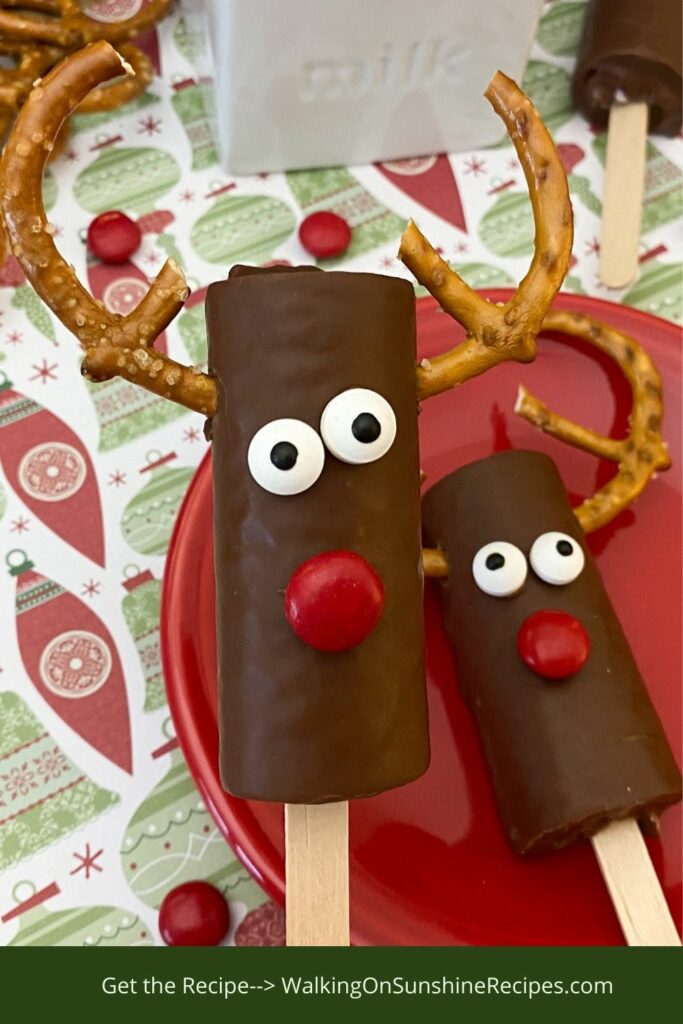 Reindeer Cakes - Walking On Sunshine Recipes