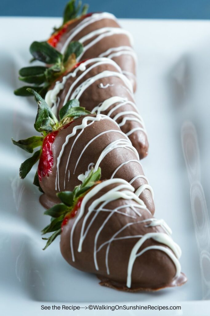 DIY Valentine's Day Chocolate Covered Strawberries