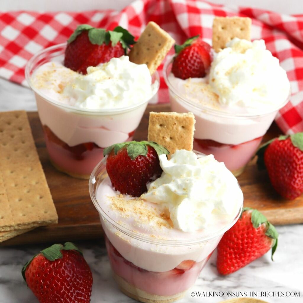 Strawberry Pudding Cups - Walking On Sunshine Recipes