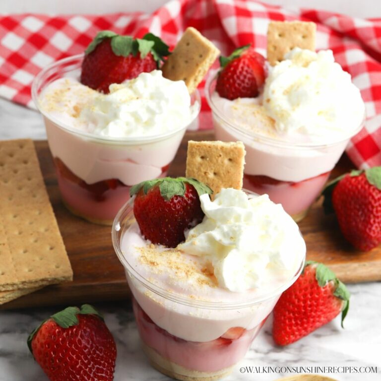Strawberry Pudding Cups - Walking On Sunshine Recipes