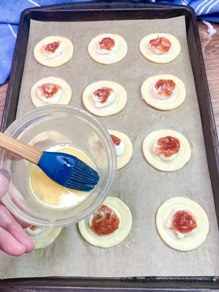 Puff Pastry Circles - Walking On Sunshine Recipes