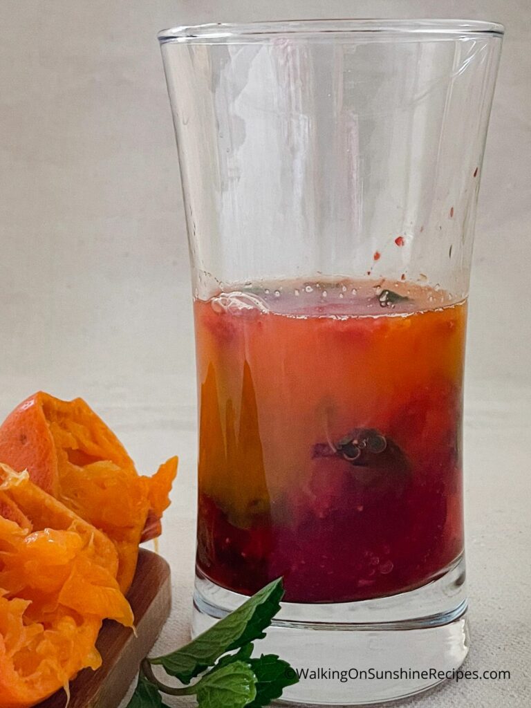 Strawberry Infused Water - Walking On Sunshine Recipes