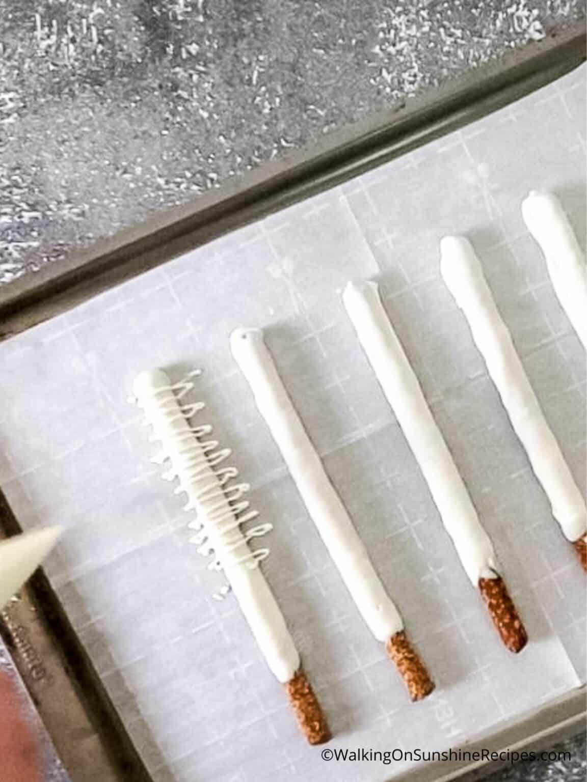 Halloween Pretzel Rods - Walking On Sunshine Recipes