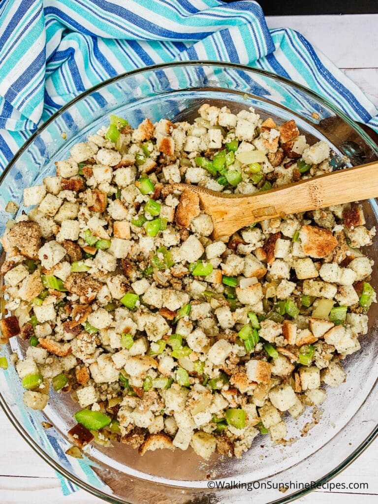 Classic Thanksgiving Stuffing - Walking On Sunshine Recipes