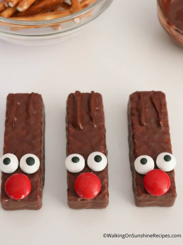 Christmas Reindeer Cookies (with Pretzel Stick Antlers)