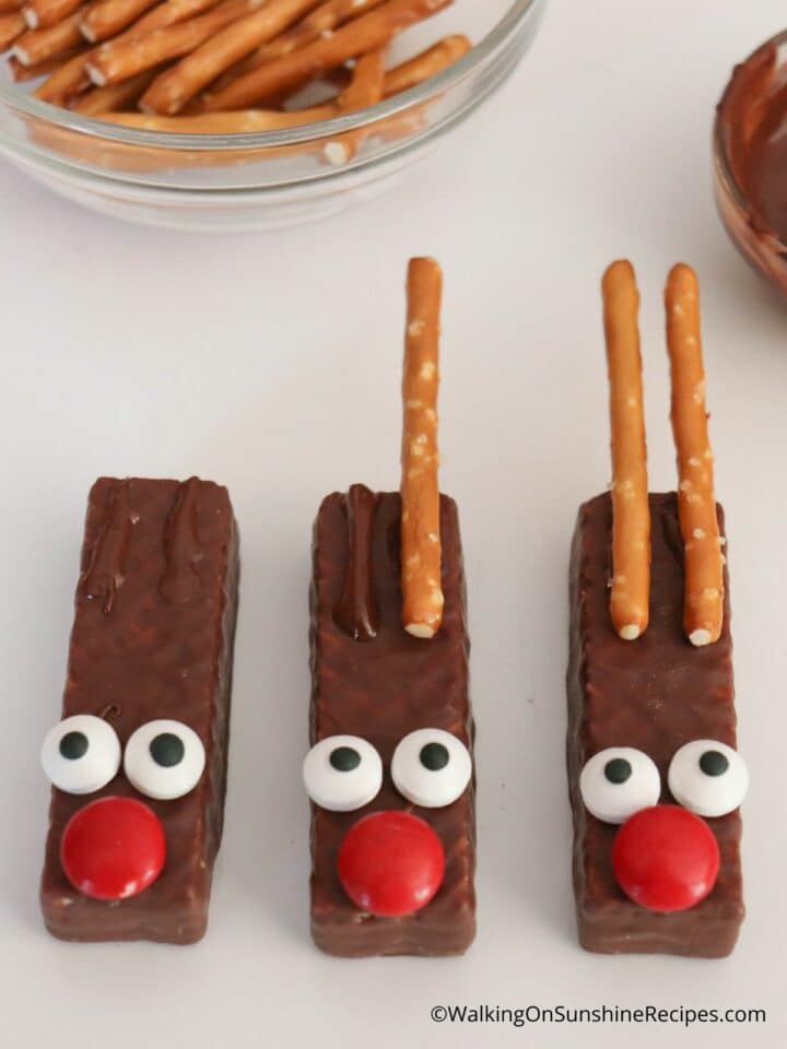 Christmas Reindeer Cookies (with Pretzel Stick Antlers)