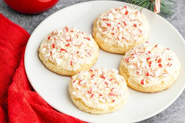 Christmas Cookies with Peppermint - Walking on Sunshine