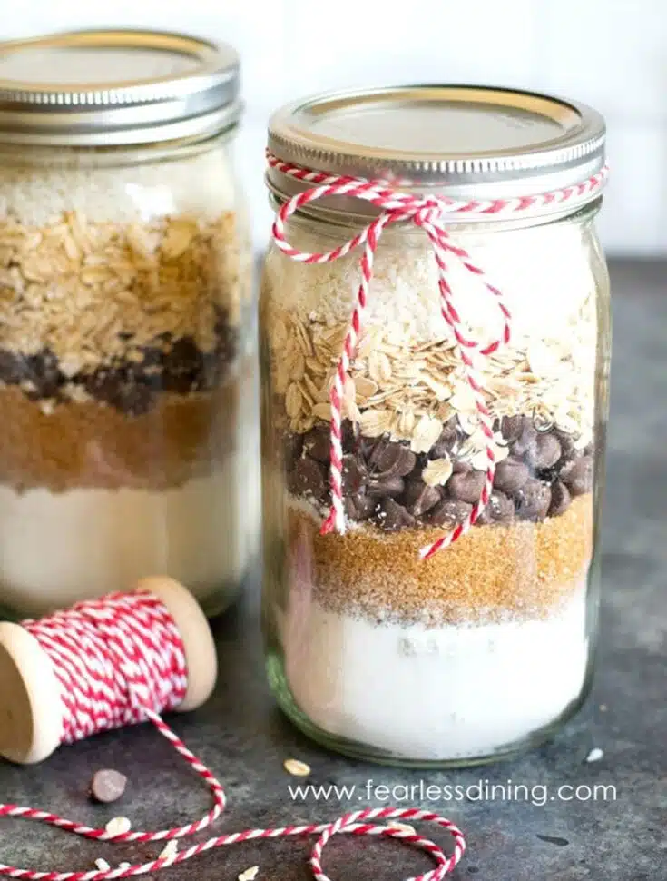 Cookie Mason Jar Gifts - Walking On Sunshine Recipes