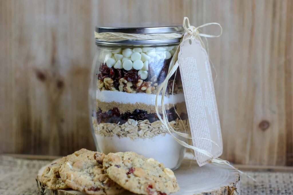 Cookie Mason Jar Gifts - Walking On Sunshine Recipes
