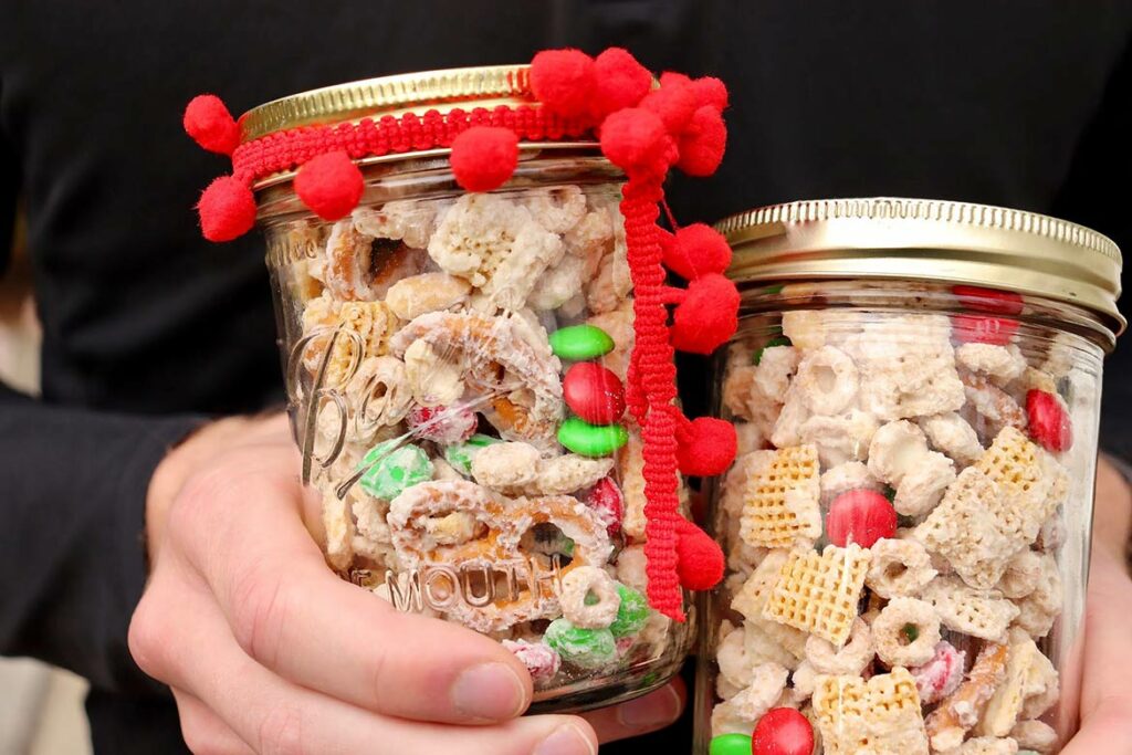 Mason Jar Snack Gift Ideas - Walking On Sunshine Recipes