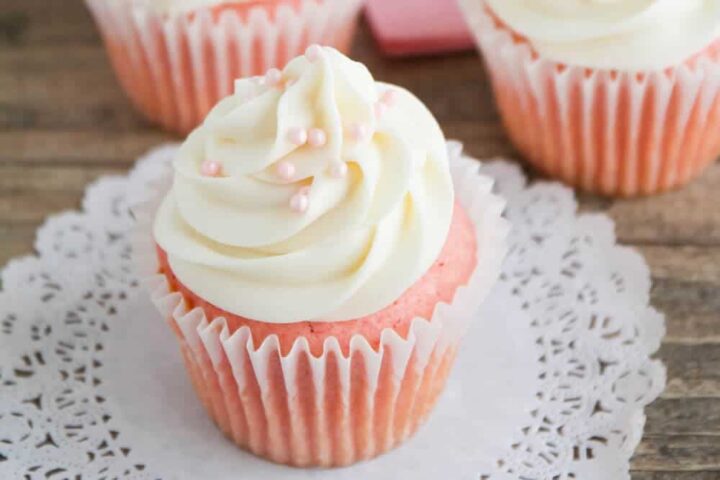20 Pink And Red Sweet Treats - Walking On Sunshine Recipes
