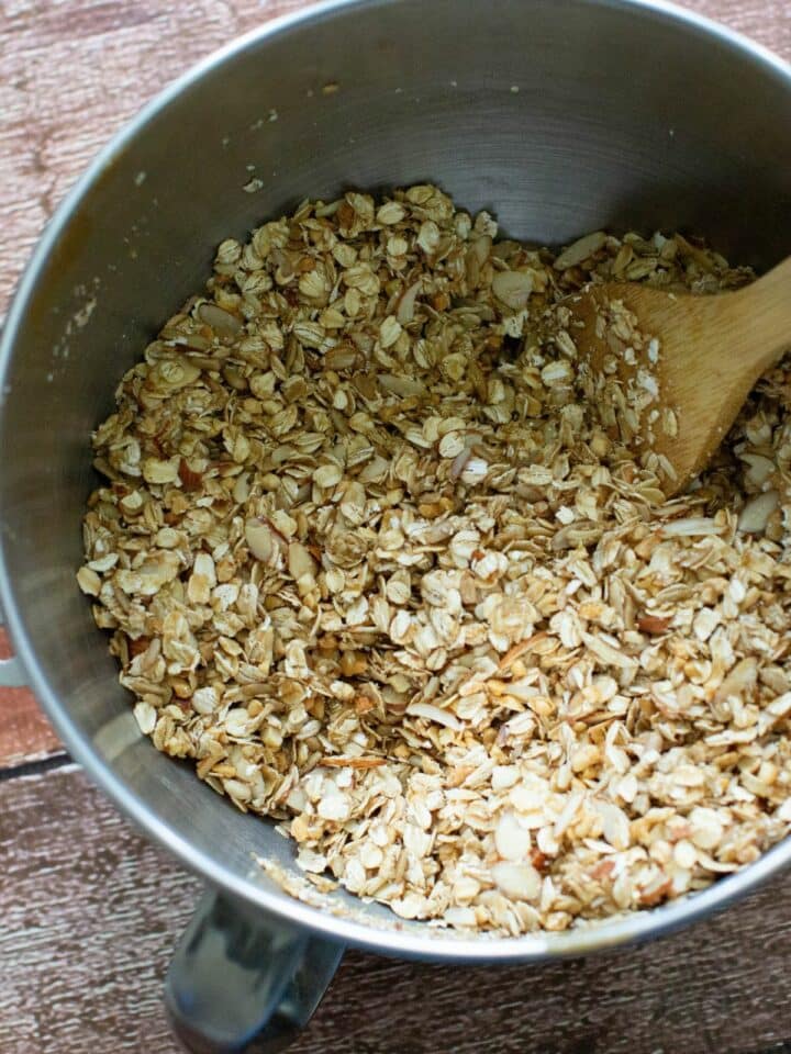 Recipe for Homemade Granola - Walking On Sunshine Recipes