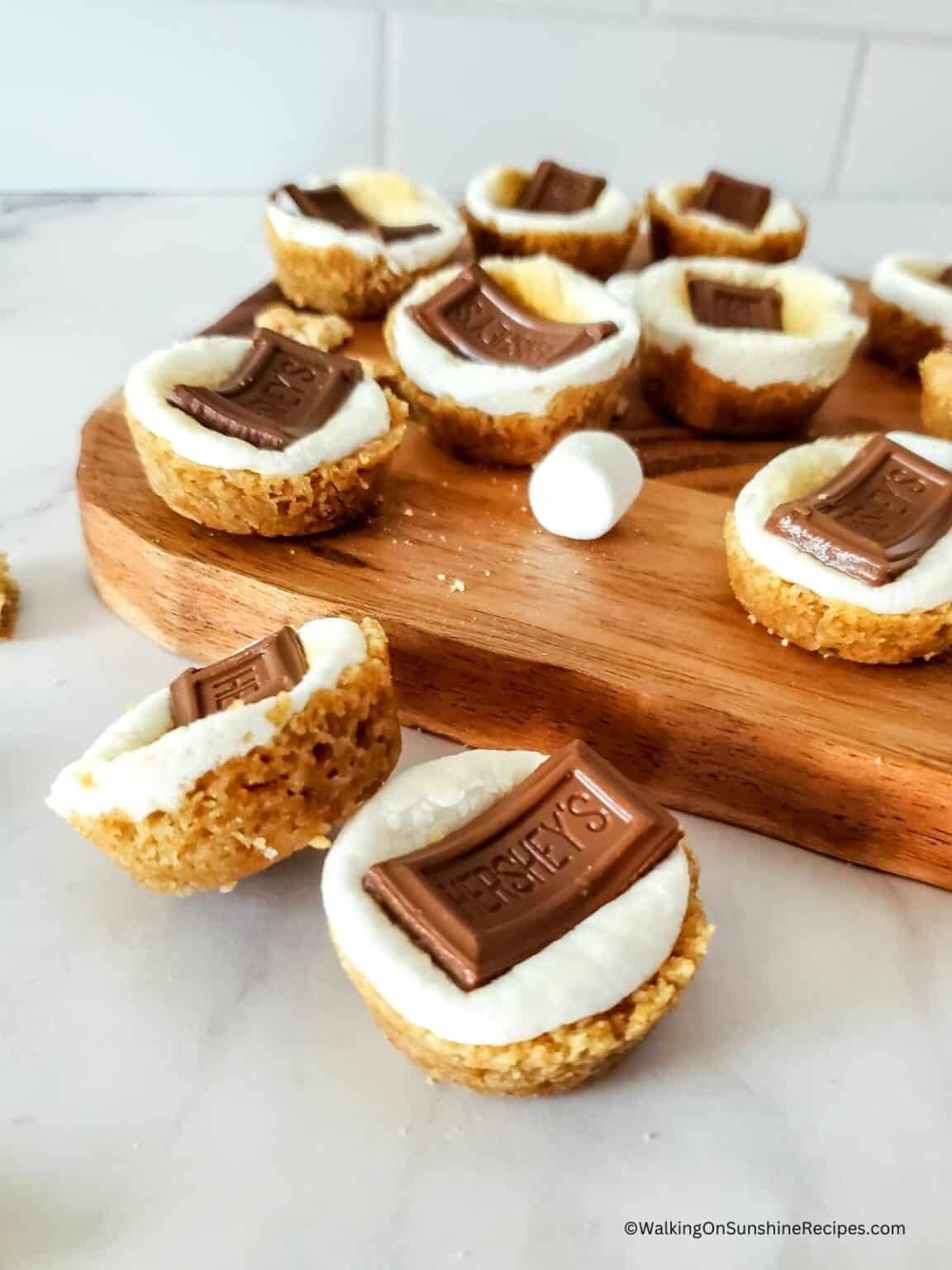 S'mores Cookie Cups: Easy, Delicious and Made in the Oven!