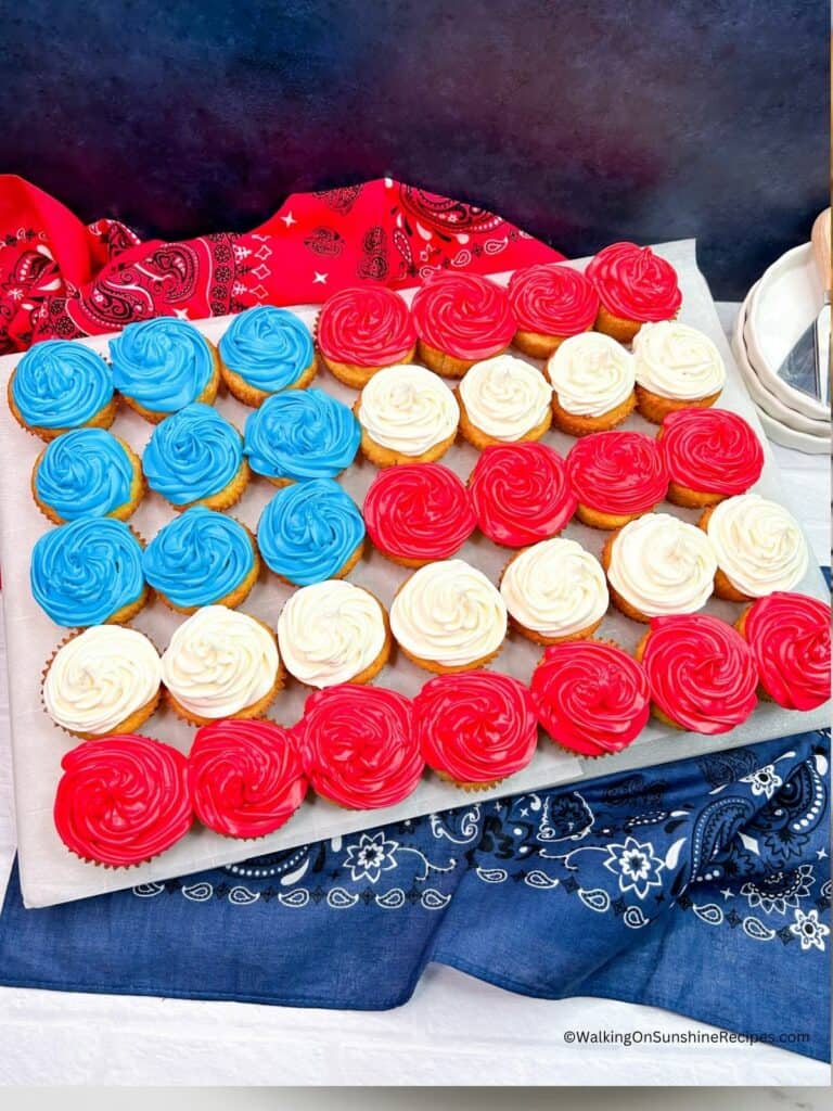 Patriotic Cupcake Cake - Walking On Sunshine Recipes