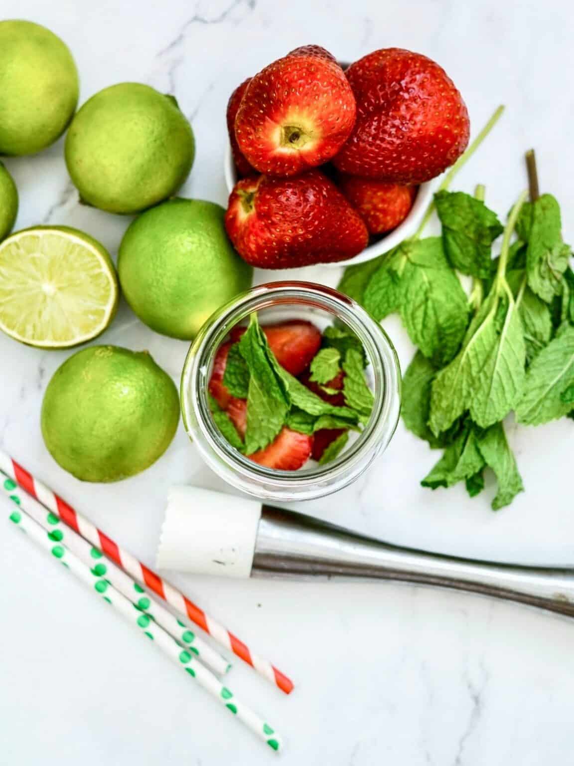 Sparkling Water with Strawberries - Walking On Sunshine Recipes