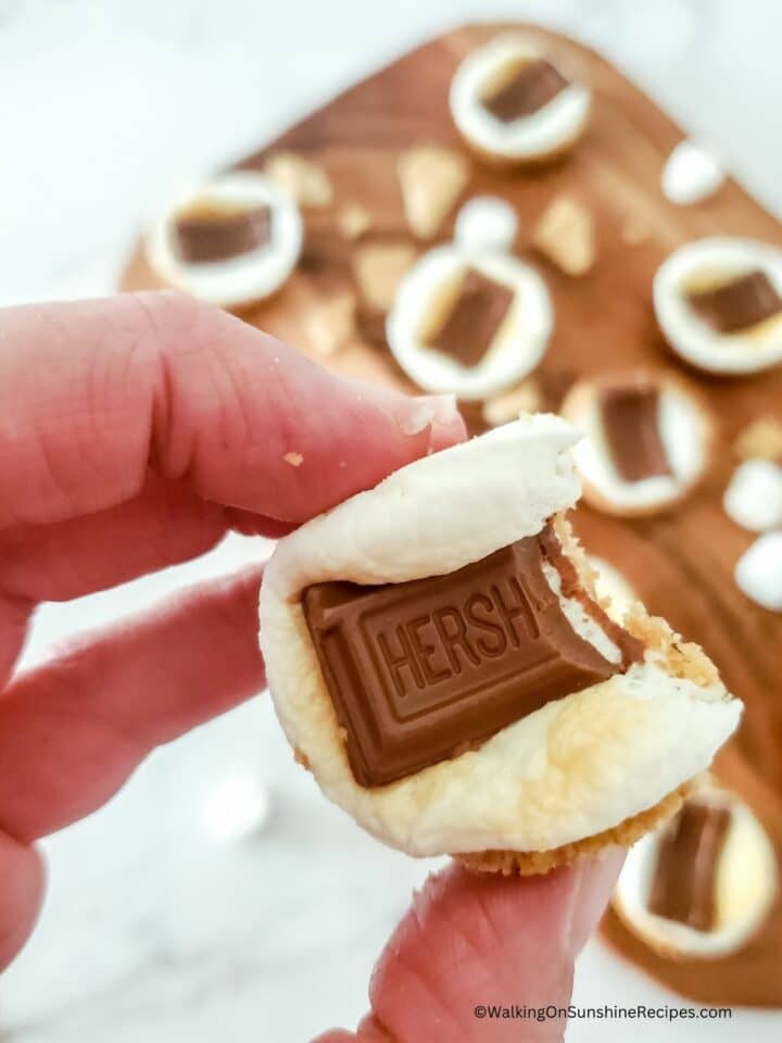 S'mores Cookie Cups: Easy, Delicious and Made in the Oven!