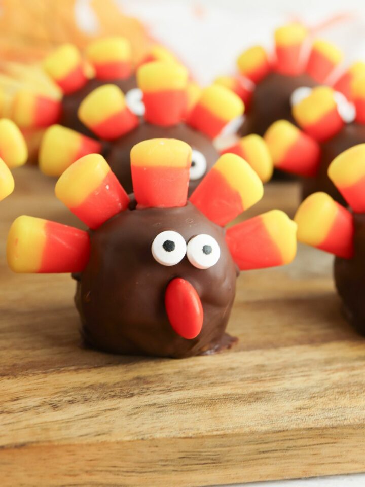 Thanksgiving Oreo Truffles - Walking On Sunshine Recipes