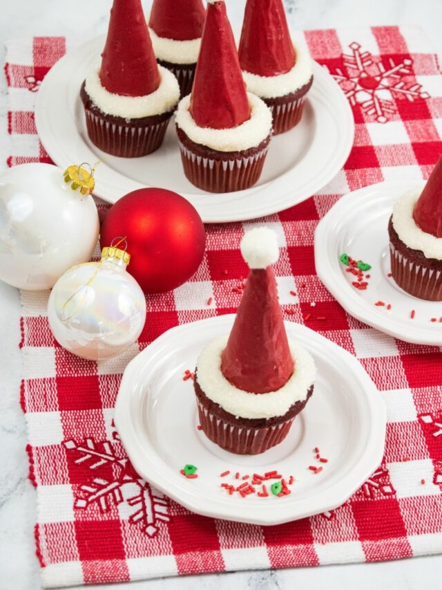 Santa Cupcakes - Walking On Sunshine Recipes