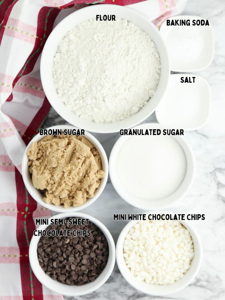 Mini Chocolate Chip Cookies in a Jar - Walking On Sunshine Recipes