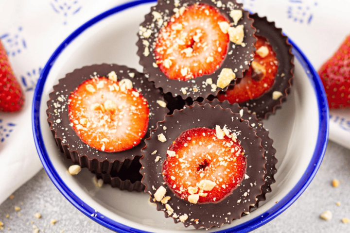 Chocolate Filled Strawberries - Walking On Sunshine Recipes