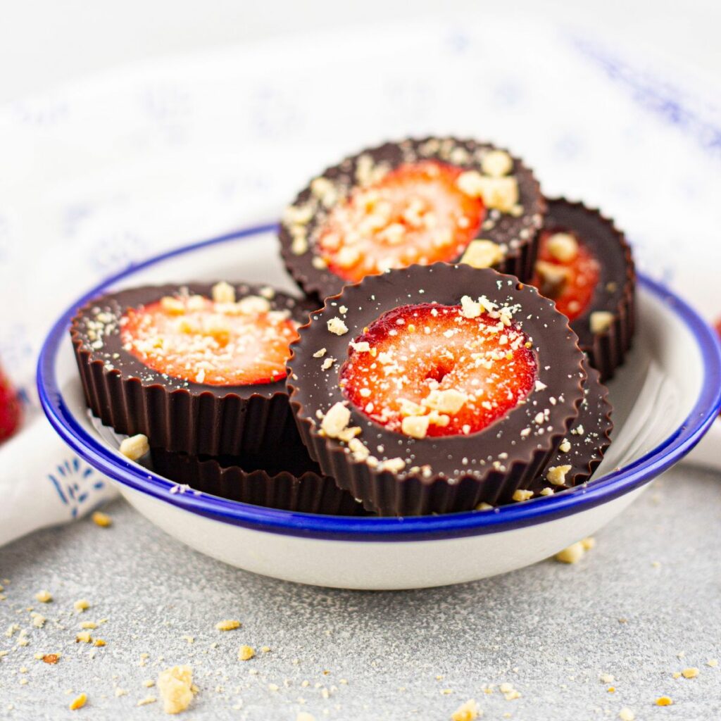 Chocolate Filled Strawberries - Walking On Sunshine Recipes