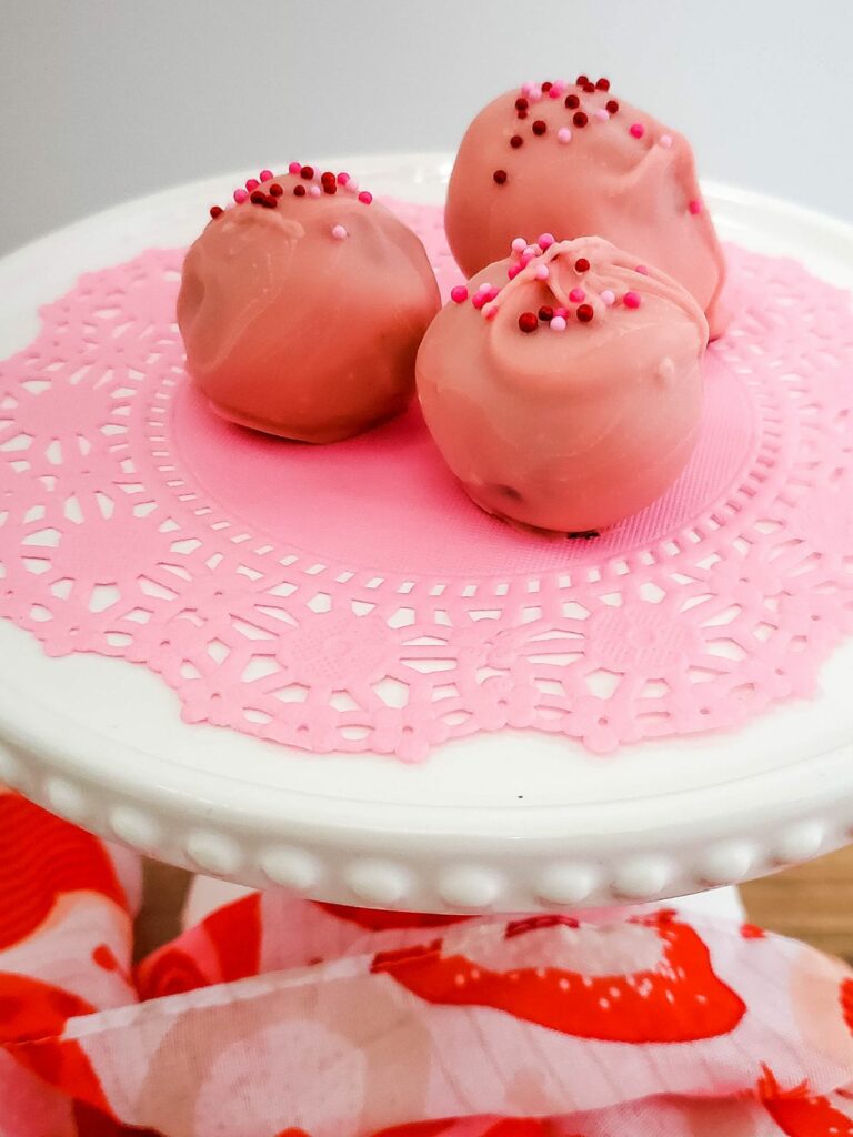 Valentine's Day Oreo Truffles - Walking On Sunshine Recipes