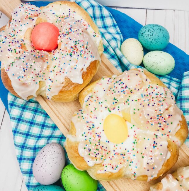 Individual Italian Easter Bread Rings - Walking on Sunshine