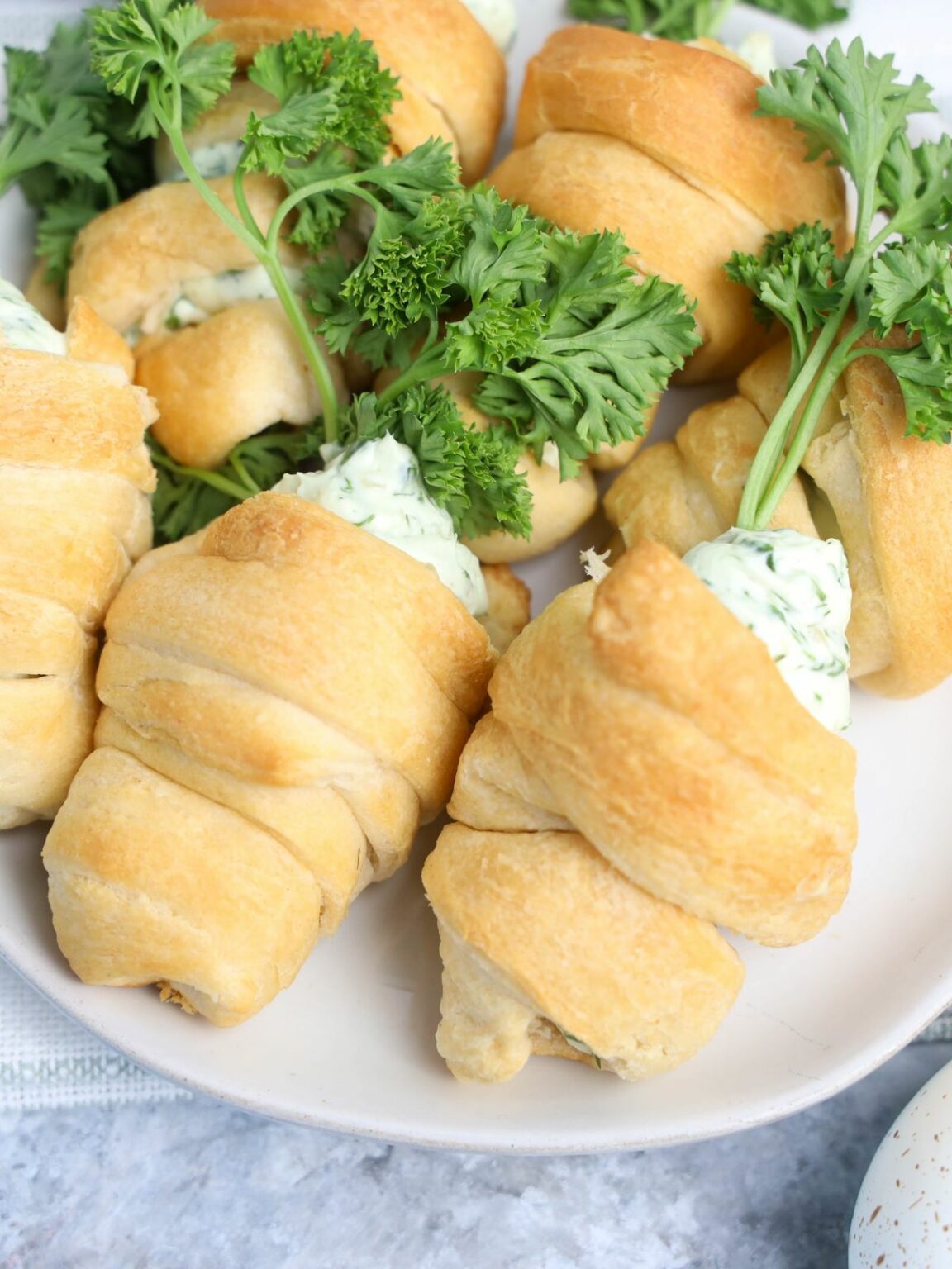 Crescent Roll Carrots with Garlic Spinach Spread - Walking On Sunshine ...