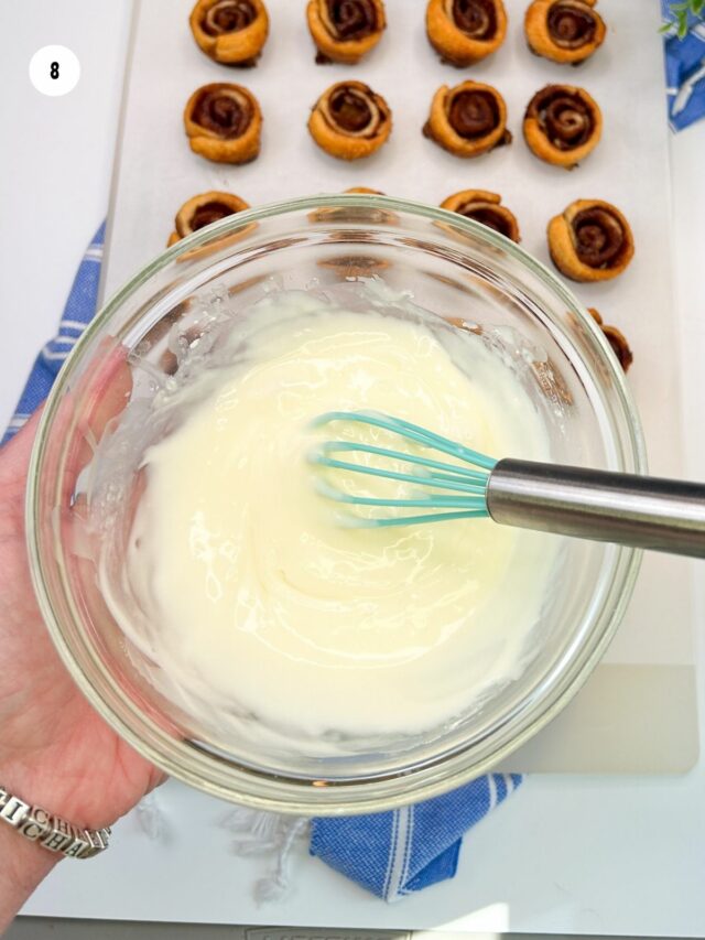 Mini Cinnamon Rolls - the Cutest Way to Start your Day! - Walking On ...