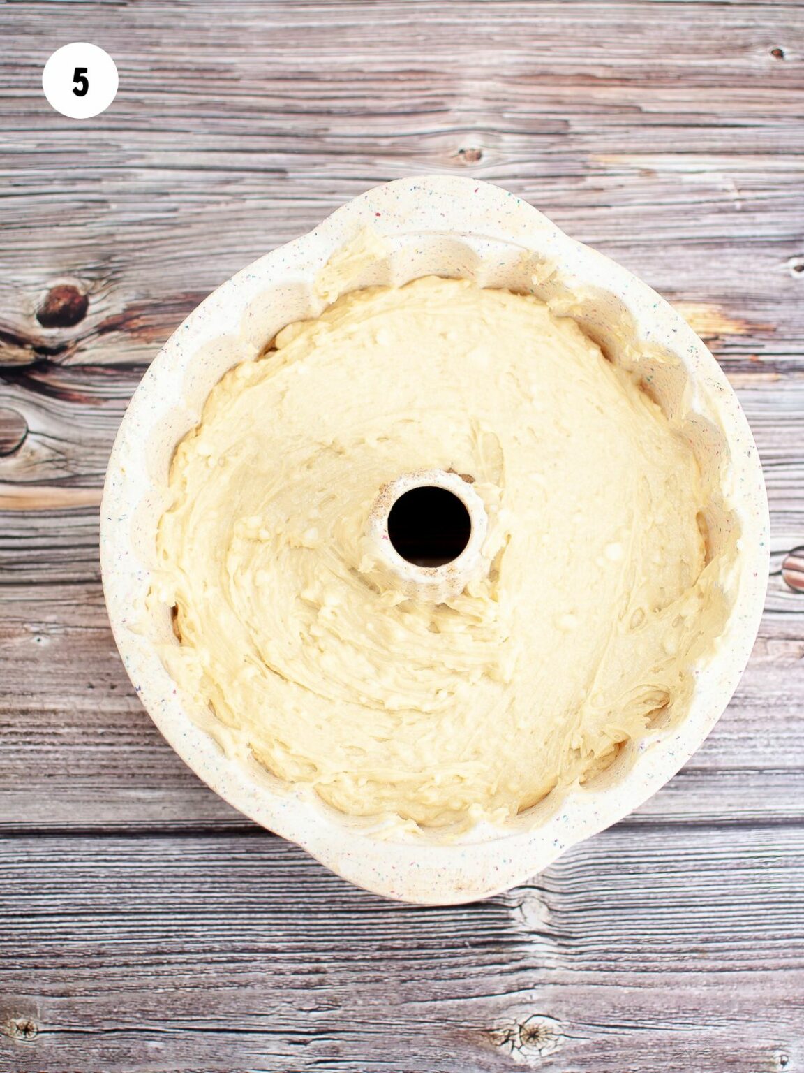 Cinnamon Streusel Coffee Cake - Walking On Sunshine Recipes