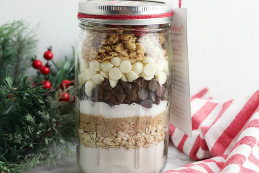 Reindeer Cookies in a Jar - Walking On Sunshine Recipes