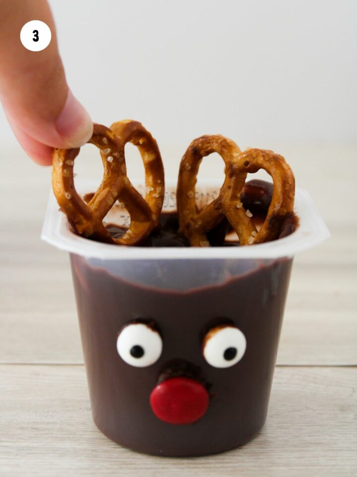 Reindeer Pudding Cups - Walking On Sunshine Recipes