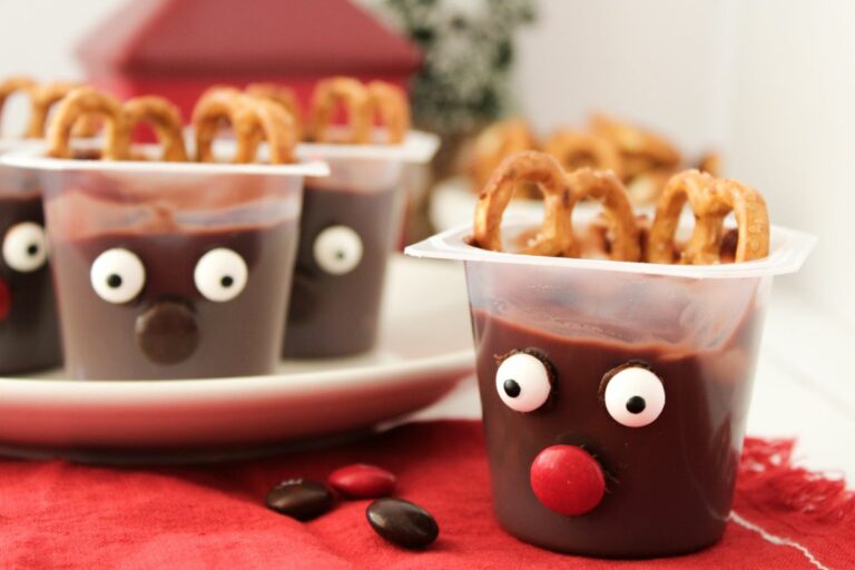 Reindeer Pudding Cups - Walking On Sunshine Recipes