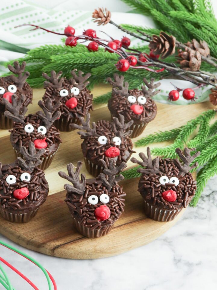 Mini Reindeer Cupcakes with Chocolate Antlers - Walking On Sunshine Recipes