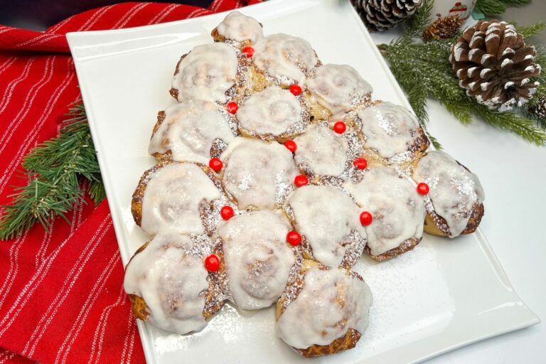Pull Apart Pillsbury Cinnamon Rolls Christmas Tree - Walking On ...