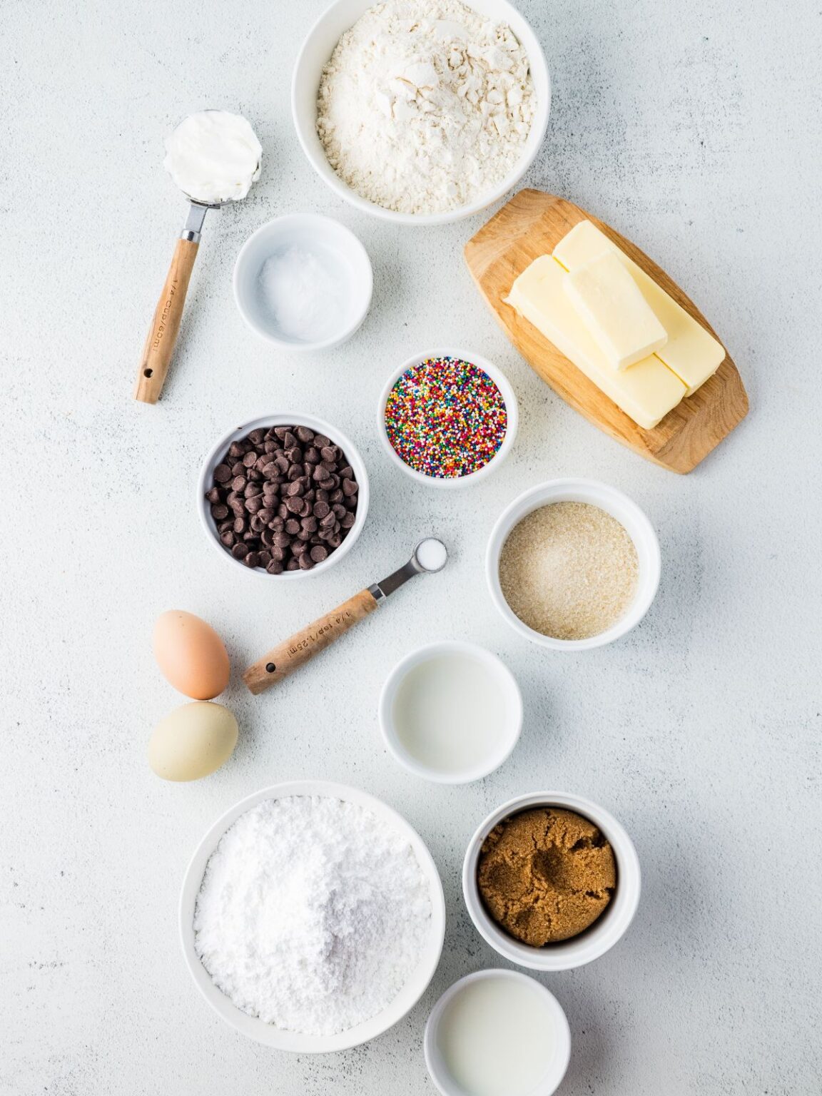 Mason Jar Chocolate Chip Dot Cakes - Walking On Sunshine Recipes